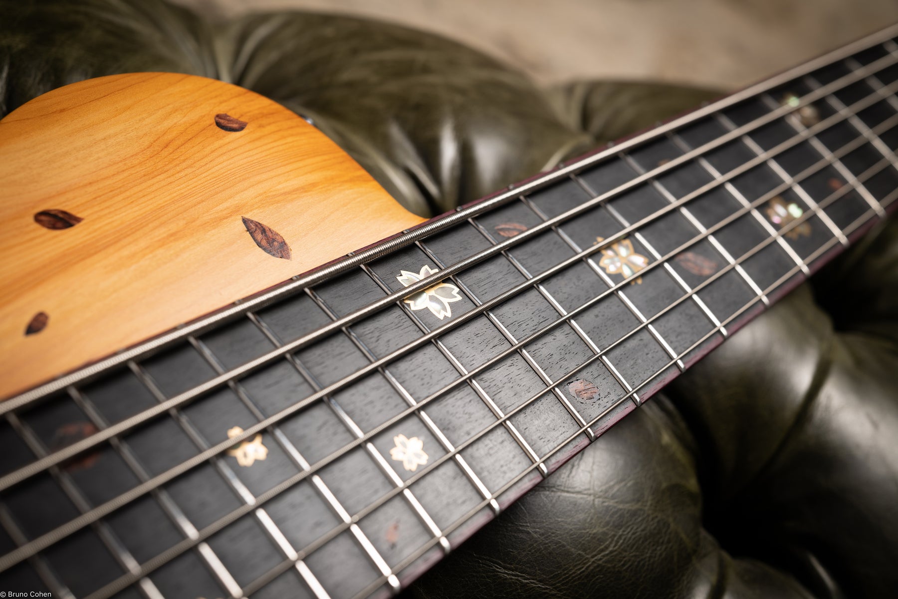 SC6 CUSTOM - Sakura Bass - ALEXANDRE CARRUANA - Basse du luthier ...